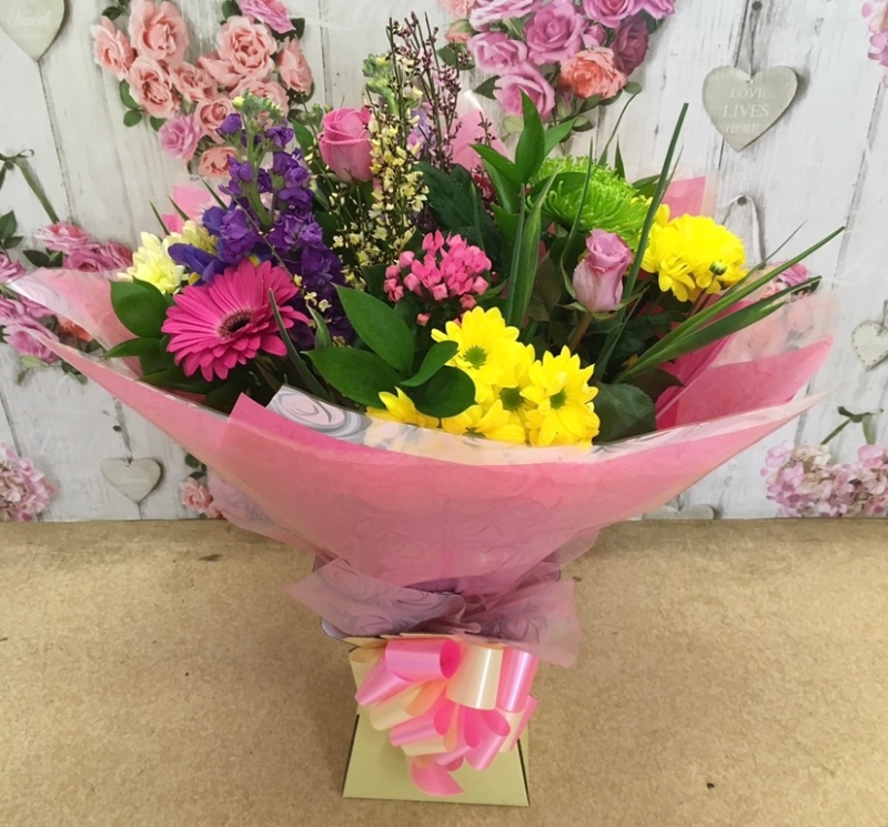 Aqua Pack Florist Choice – buy online or call 01622 685849